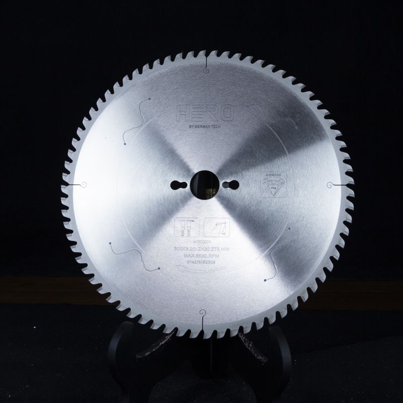 Saw blade for paneling store